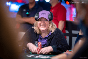 Top 10 Female Poker Players - 10Casinos.com